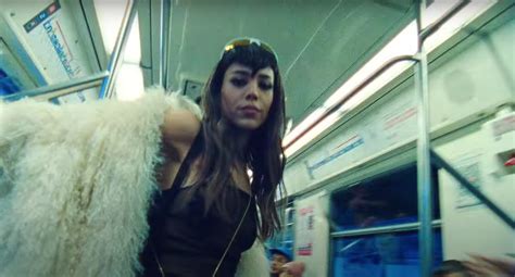 Danna Paola Se Subió Al Metro De La Cdmx Para El Video De Su Nuevo Sencillo Xt4s1s” Infobae