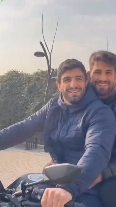 موتورسواری پهلوان کامران قاسمپور عزیز و رفقا در اردوی تیم ملی 😍 کشتی