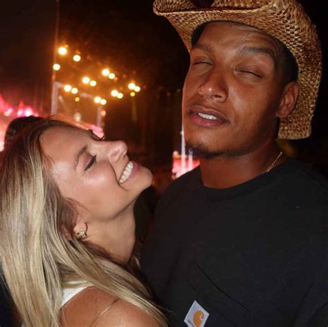 Isaac Rochell Salary Net Worth Mysportdab