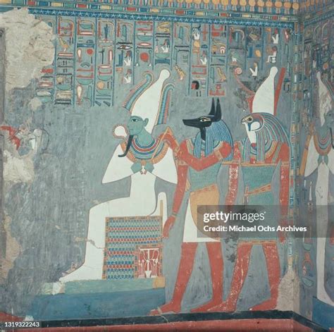 Anubis And Horus Stock Fotos Und Bilder Getty Images