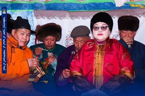 Есөнзүйл сумын Эрээний 4 р багийн малчин М Нарангэрэл Д Мөнхцэдэв нар “Улсын аварга малчин” аар