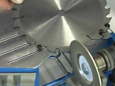 HM-Sägeblatt Wolfzahn mit der Kaindl Schärfstation (KSS) schärfen - YouTube