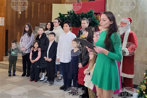 В читалище паметник „Отец Паисий 1859“ в Самоков е подредена детска изложба и се състоя