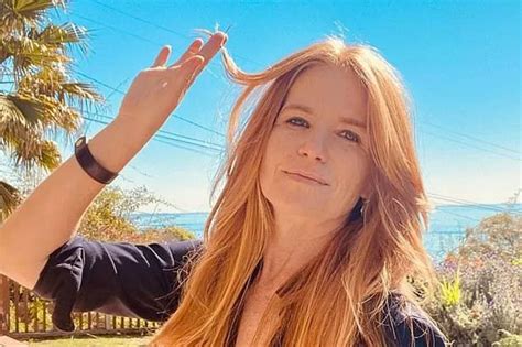 Eastenders Patsy Palmer 50 Parades Ageless Figure As She Strips To