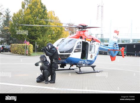 Mobiles Einsatzkommando Gehalt At Neida Tracy Blog