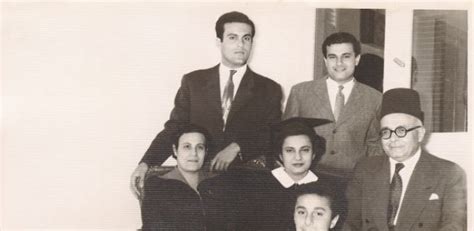 ألوان الوطن صور نادرة لـ مجدي يعقوب في كتاب سيرته الذاتية للجامعة