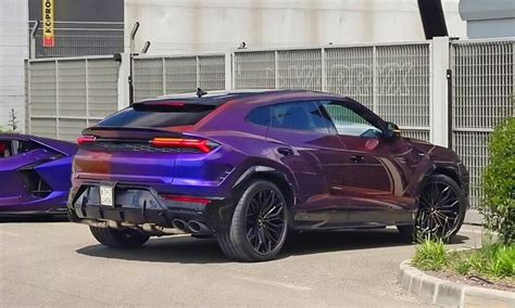 Lamborghini Urus Se With A Color Shifting Paint That Costs 70000