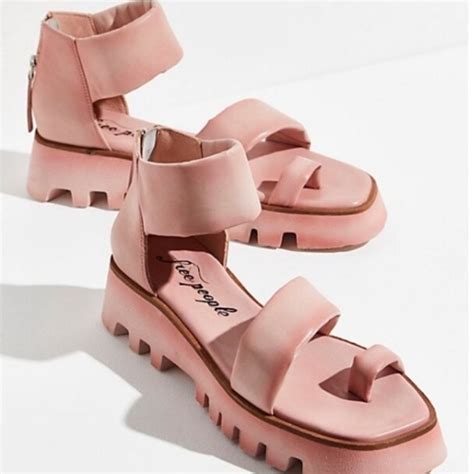 Free People Maddox Lug Sole Sandal In Shell Pink Size Gem