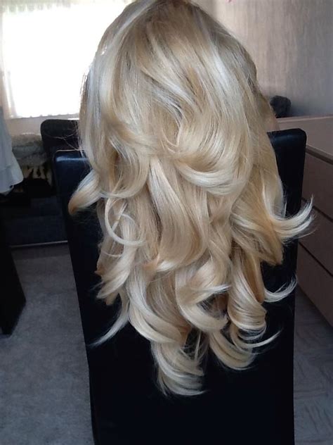 Long Blonde Hair Curls
