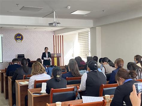 Хүүхэд хамгааллын тухай хуулийг хэрэгжүүлэх арга зүйг хороодын нийгмийн ажилтан нарт өглөө