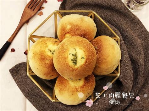 芝士肉鬆餐包 麥坊西點麵包