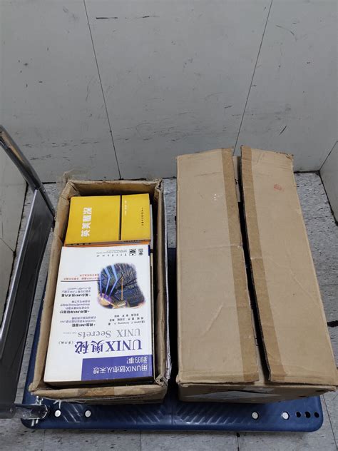 灰狐huihoo On Twitter 大量处理旧书，5毛5一斤，已卖了200多块钱。 诚心建议千万不要疯狂买it计算机、商业成功方面