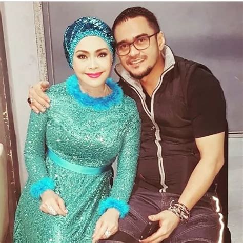 8 Intimate Portraits Of Iyeth Bustami And Husband During Self Isolation Lucky To Have A Husband