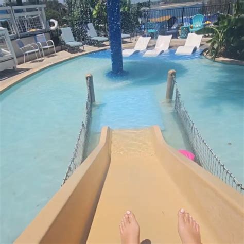 Emily Xuechun Zhangs Feet