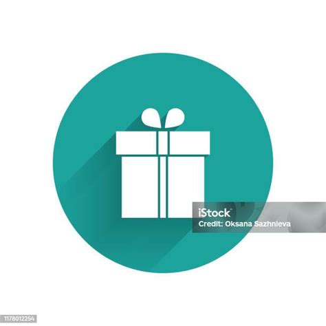 긴 그림자로 격리 된 흰색 선물 상자 아이콘입니다 녹색 원 버튼입니다 벡터 일러스트레이션 기념일에 대한 스톡 벡터 아트 및 기타 이미지 Istock