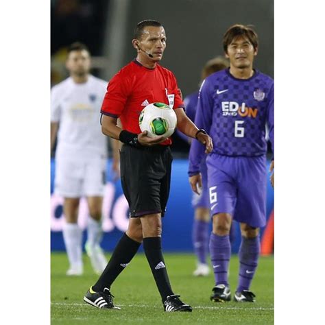 Футболната топка вече казва на съдията има ли гол