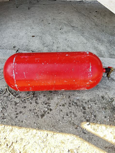 მეორადი თხევადი და ბუნებრივი გაზის სისტემების მონტაჟი Lpg Cng იყიდება 20კუბიანი ბალონი ვადა