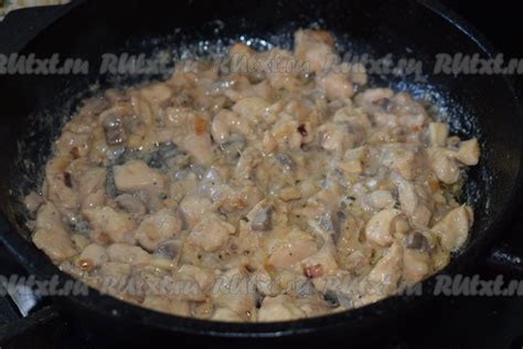 Лодочки из слоёного теста с курицей и грибами 19 фото в рецепте