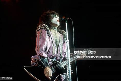 Kiss 1977 Photos And Premium High Res Pictures Getty Images