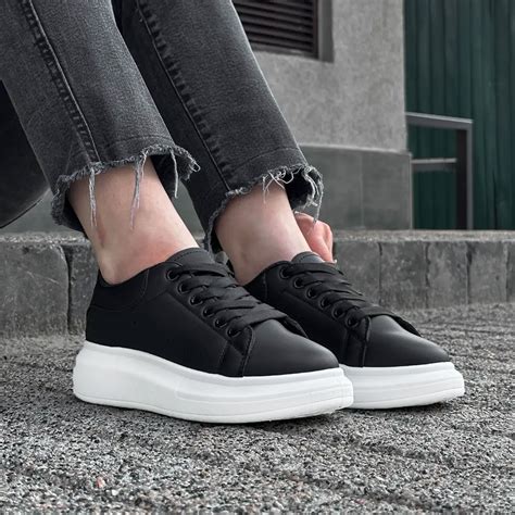 Кеди жіночі весняні 586576 Чорні розпродаж 💛 ціна 490 грн 💙 Купити у Києві