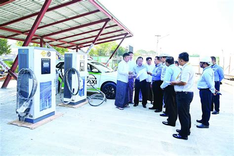 ဒုတိယဝန်ကြီးဦးဝင်းဖေ နေပြည်တော်ကောင်စီနယ်မြေ သပြေကုန်းရှိ Charging Station ဆောင်ရွက်နေမှု ကြည့်ရ