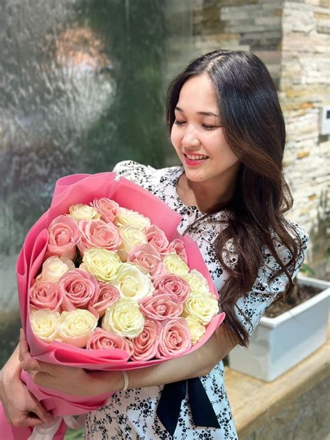 Создать мем розы мыльные розы девушка Картинки Meme