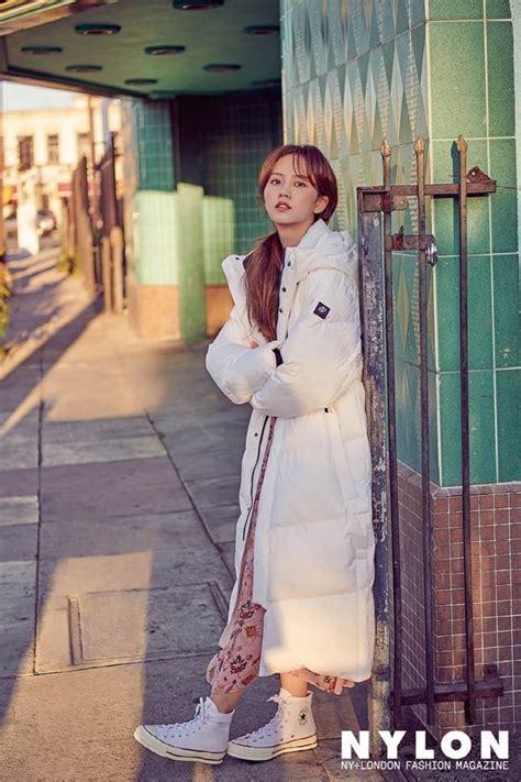 패션엔 김소현 소녀에서 숙녀로 La 빛낸 트렌디한 패딩룩 예쁨 폭발