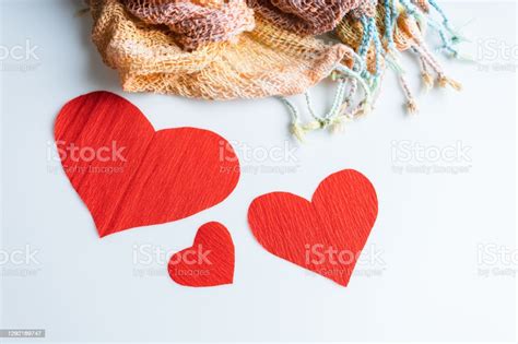 발렌타인 데이 배경 선물 색종이 발렌타인 데이 컨셉 플랫 평지 상단 보기 복사 공간 배너 배경 개념에 대한 스톡 사진 및 기타 이미지 Istock