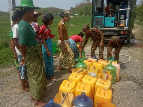 သဘာဝဘေးအန္တရာယ် ကျရောက်သောဒေသများတွင် တပ်မတော်မှ ကူညီကယ်ဆယ် ရေးအဖွဲ့များက ကူညီကယ်ဆယ်ရေးနှင့် ပြန