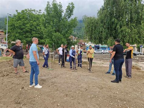 ФОТО Пецаков Започнаа активностите за уредување на просторот од плажата во Пештани Ohrid1