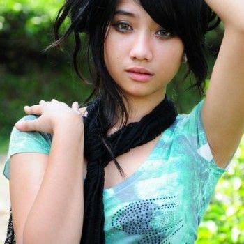 June Dunia Tante Dan Abg