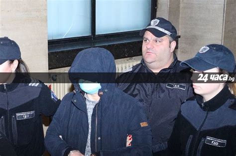 Красимира Трифонова обвинена в убийството на зет си Пейо припадна в съда