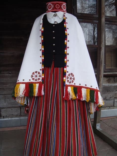 Studija LATVA | Kleidung, Muster, Lettland