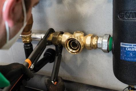 How To Install The Caleffi XF Dirt And Air Filter Installer Online