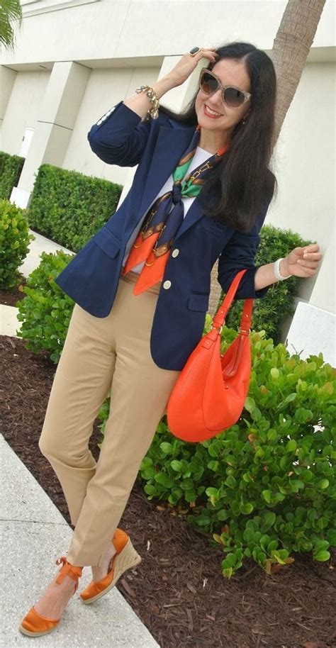 How To Wear Khaki Pants 22 Outfit Ideas For Women