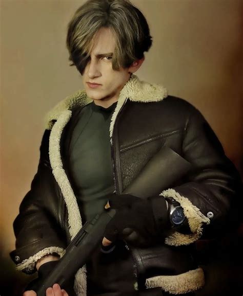 Ronnieaintavampire Leon Kennedy Re4 Cosplay Leon S Kennedy Leon