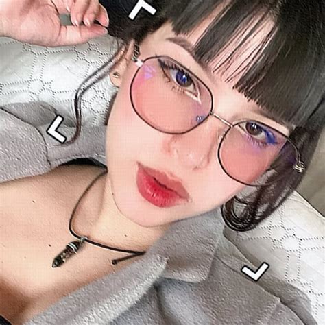 Reyshell10 On Threads