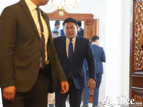 Ерөнхий сайд Л Оюун Эрдэнэ БНСУ д хагалгаанд орсон учир Ерөнхийлөгчийн утааны асуудлаар хийсэн