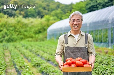 더쿠 서양에서 수요층 은근 단단한 남자 스타일