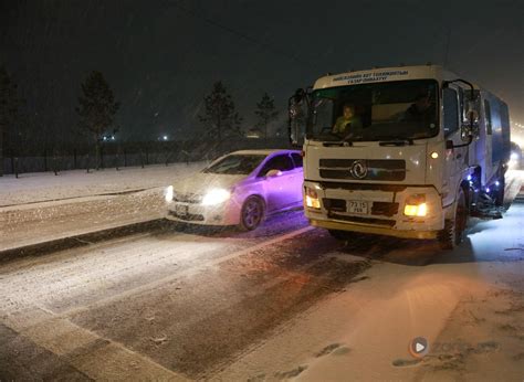 Халтиргаа гулгаанаас сэргийлэн 266 тонн бодис 250 тонн давс цацжээ