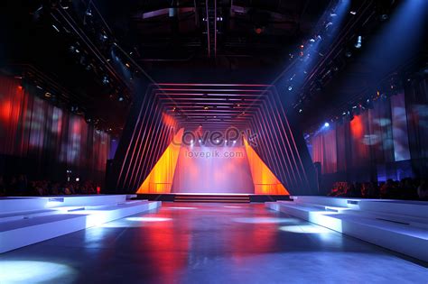 현대 패션쇼를위한 혁신적인 무대 디자인