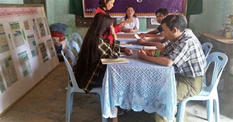 ပန်ဆိုင်း ကြူကုတ် မြို့ လူထုအခြေပြုဗဟိုဌာန Community Centre တွင် စာအုပ်စာစောင်ချစ်မြတ်နိုးသူများ