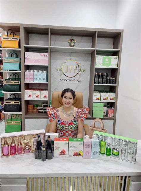 ខ្សែកមាសសុទ្ធ ៣៩តម្លឹង លោកជំទាវ សុខ ស្រីអូន Surprise លោកឧកញ៉ា អុឹង គីមហុង