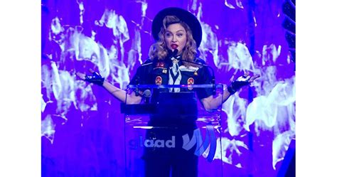 Бездомният брат на Мадона На сестра ми не й пука дали съм жив