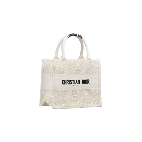 디올 스몰 북 토트백 화이트 D 레이스 버터플라이 마크라메 이펙트 Dior Kream