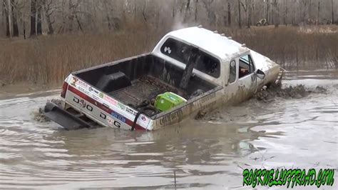 Chicks Dig It Deep Mud Bogging Chicken Off Roading Chicks Dig It Deep Mudlife