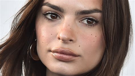 The Real Reason People Criticize Emily Ratajkowski As A Mother