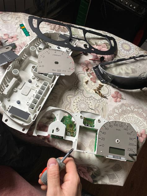 Замена шагового двигателя указателя температуры — Hyundai Terracan 3 5 л 2005 года