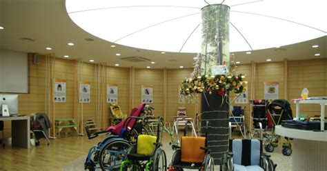 장애인과 노인위한 보조기기 테마 전시관 등장