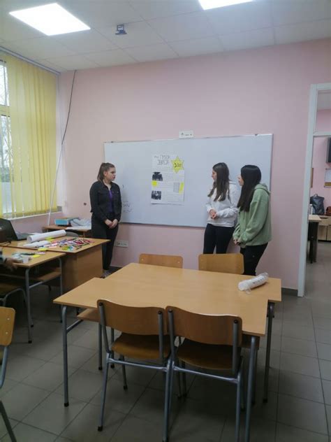 Изложба „Ана Франк историја за садашњост“ у нашој школи Економско трговинска школа Кула